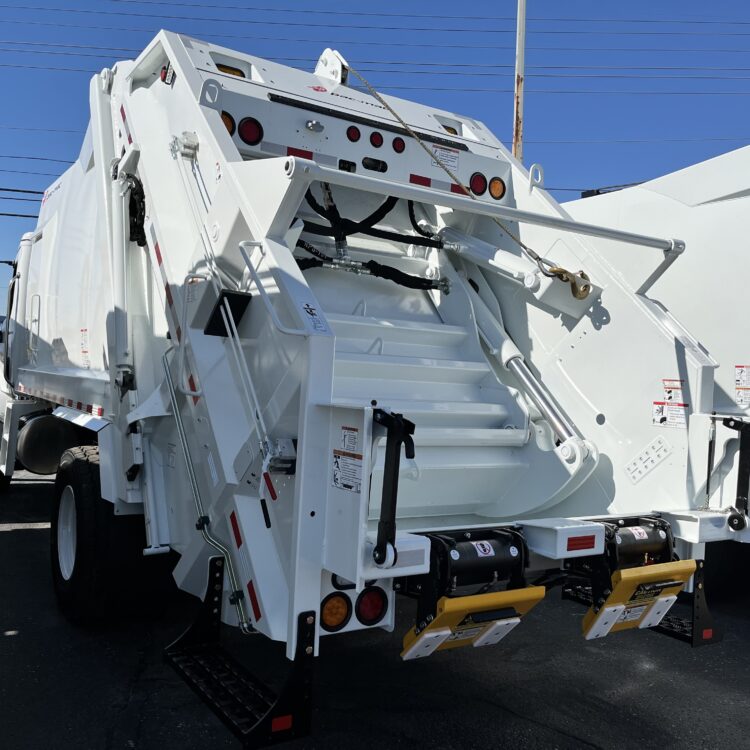 Pac-Mac - Municipal Equipment, Inc.