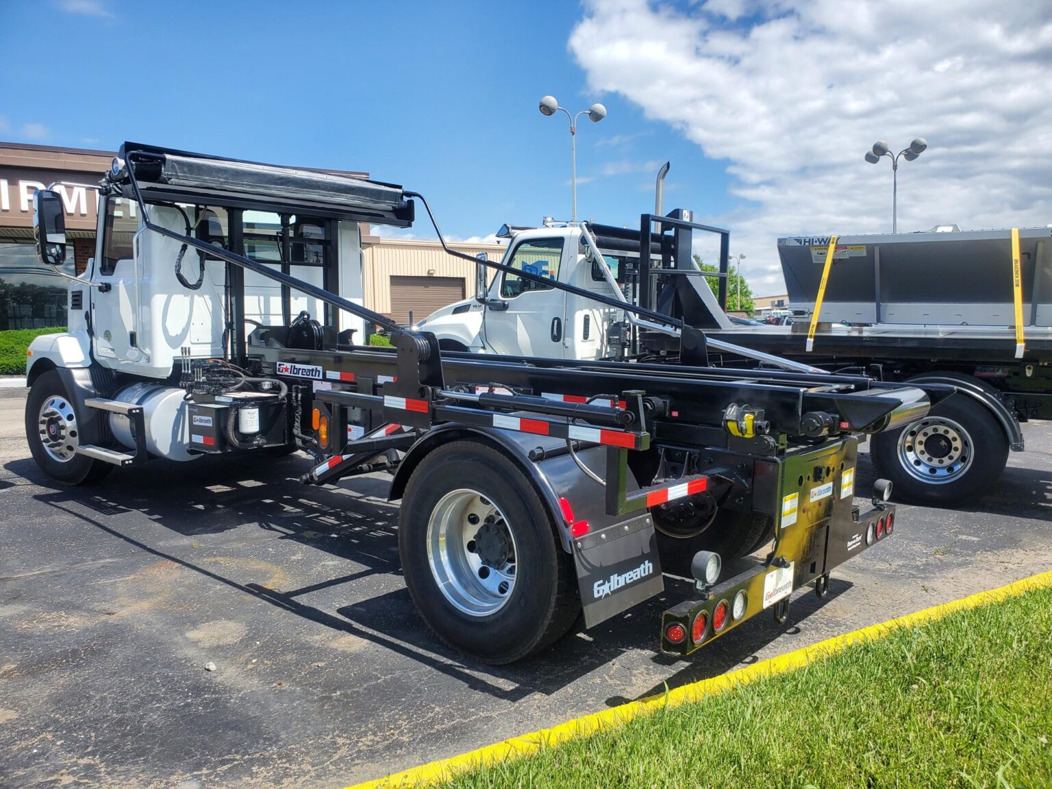 Roll-Off Equipment - Municipal Equipment, Inc.