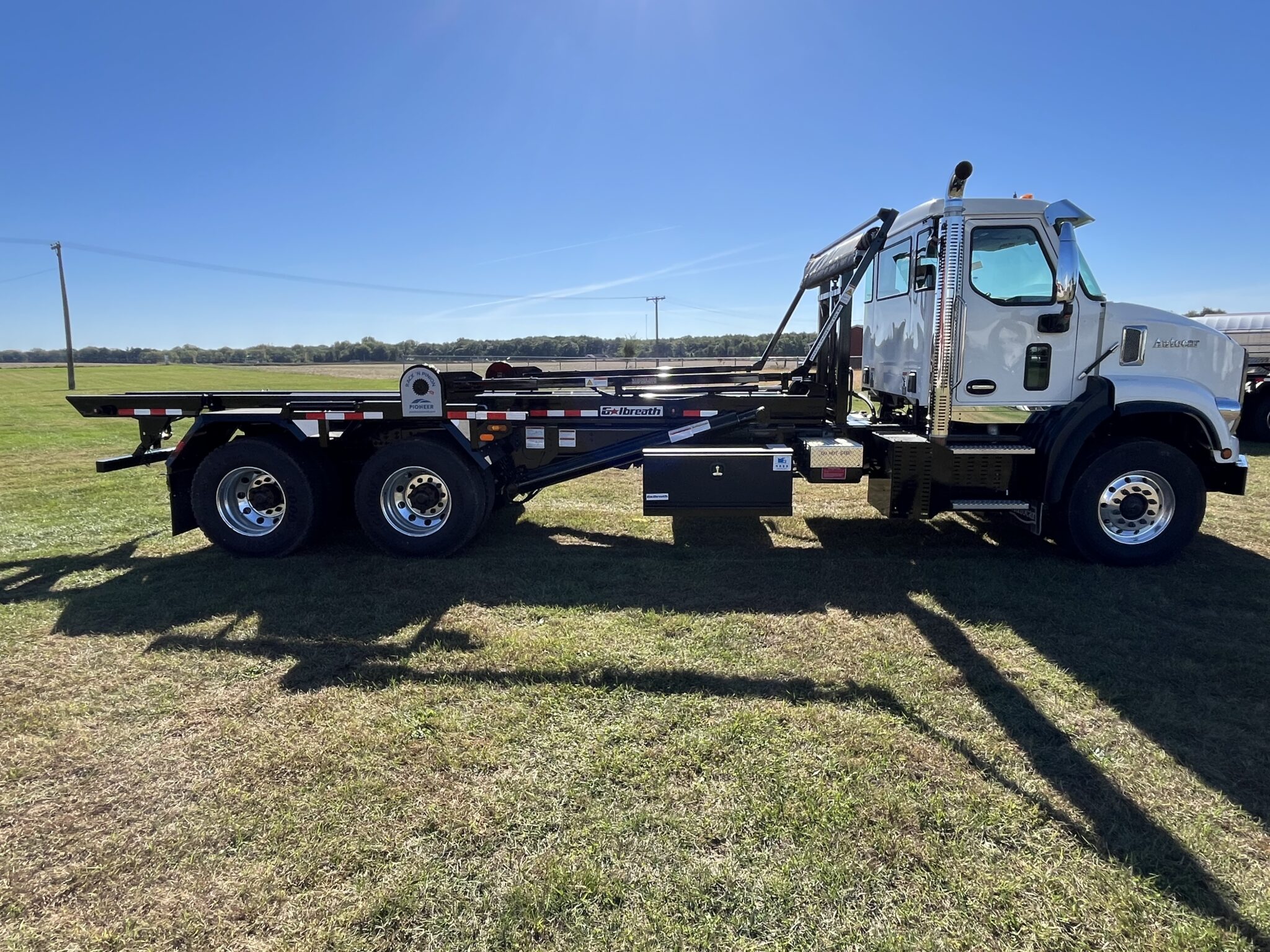 Roll-Off Equipment - Municipal Equipment, Inc.