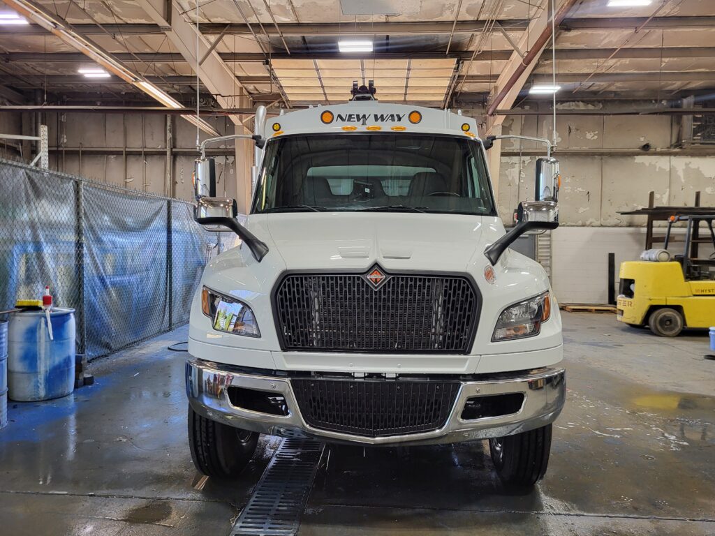 New Way 20 yd Cobra International MV607 - VIN 463552 - Municipal ...